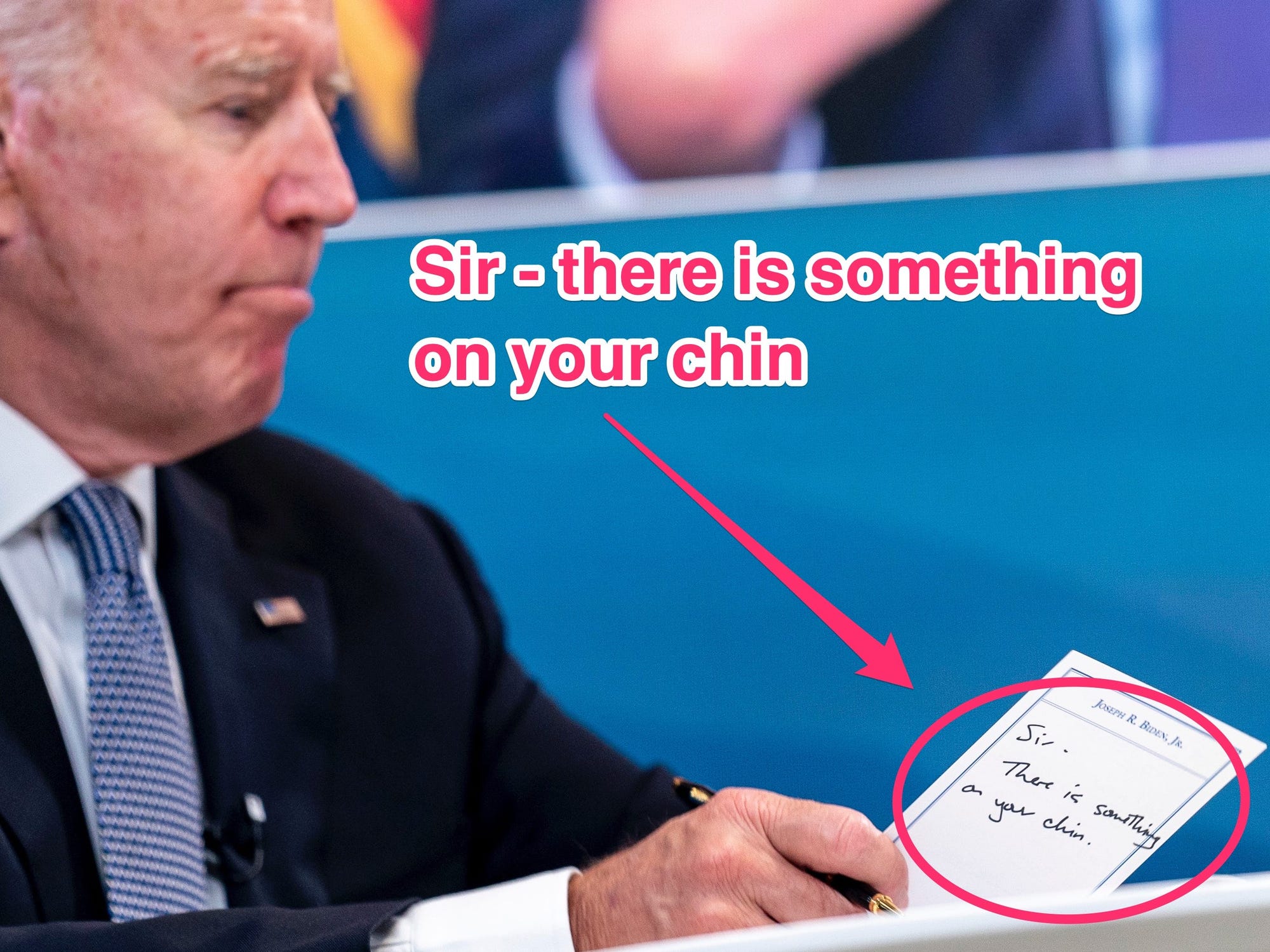 Photographer captures the contents of a note passed to Joe Biden by his ...